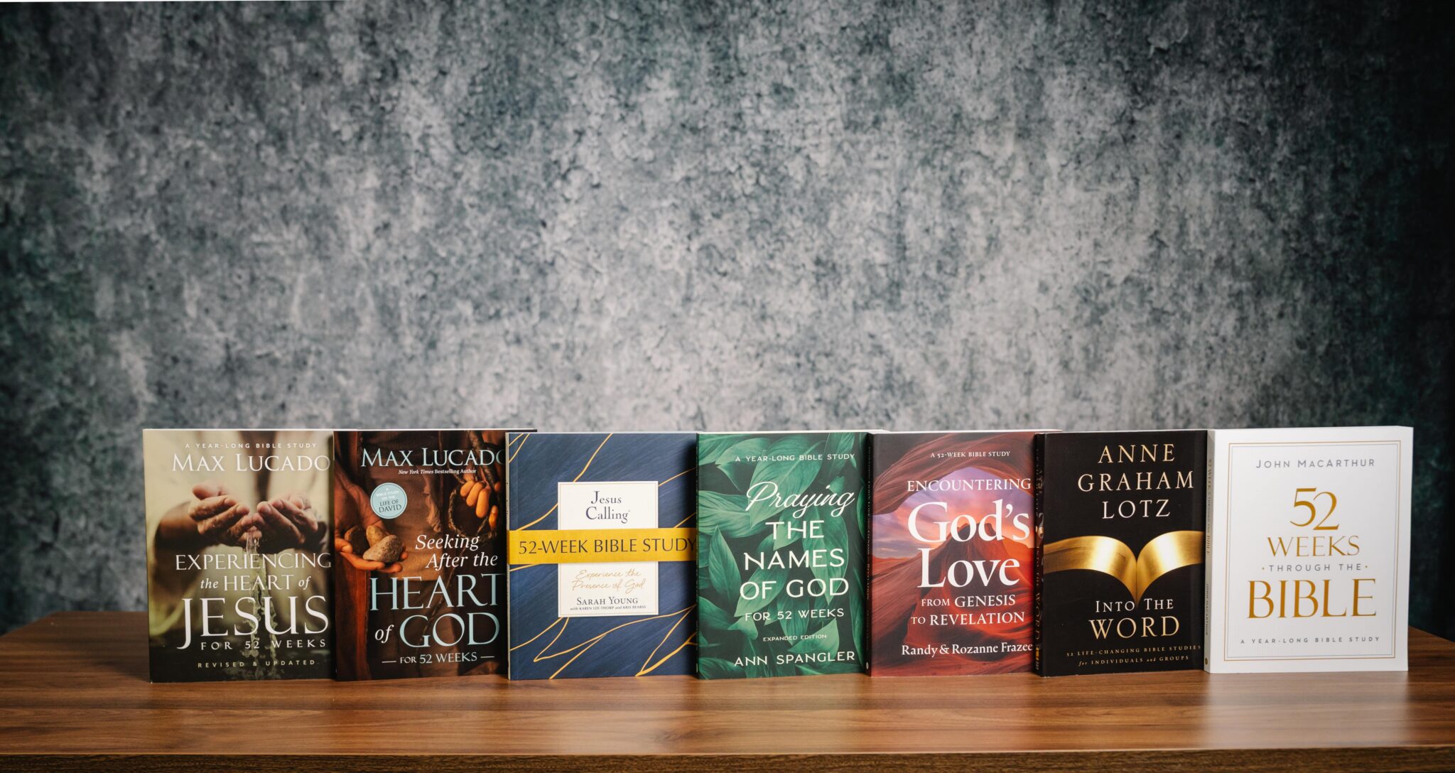 Best Bible Studies for the New Year 2026 [Free Guide!]